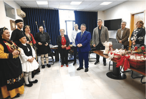 ΧΡΙΣΤΟΥΓΕΝΝΙΑΤΙΚΑ ΚΑΛΑΝΤΑ ΚΑΙ ΕΥΧΕΣ ΣΤΟΝ ΔΗΜΑΡΧΟ Σπ. ΒΡΕΤΤΟ ΑΠΟ ...