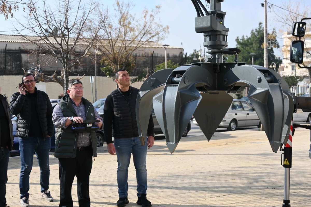Ενισχύεται ο στόλος των μηχανημάτων της Καθαριότητας του ∆ήμου Αχαρνών ...