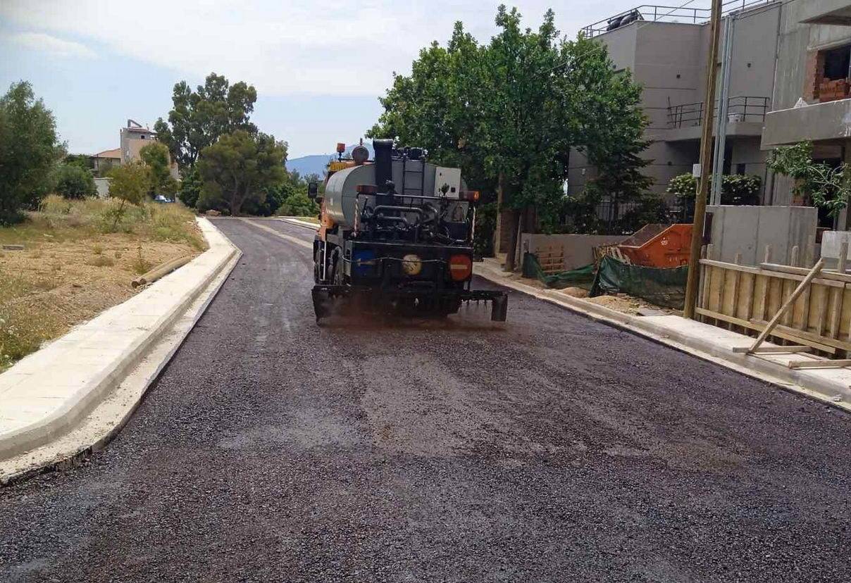 Ευρώπη Κοσμίδη: Συνεχίζεται η ασφαλτόστρωση σε περιοχές των Αχαρνών με ...